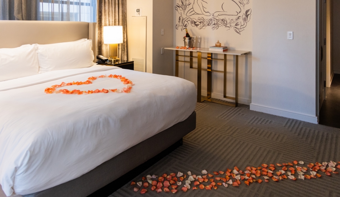 Chicago Hotel Suites & Rooms | The Gwen Hotel